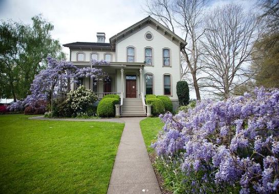 VISITOR CENTER – Welcome to the Bush House Museum